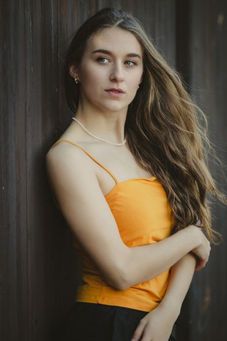 Lilli O, Kvinde, 23 år, Model, Skuespiller, Sanger