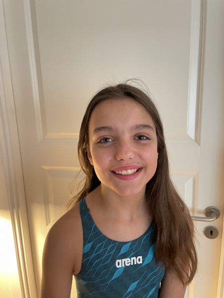 Flora V, Pige, 12 år, Model, Skuespiller, Statist